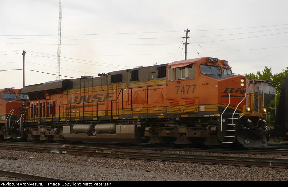 BNSF 7477